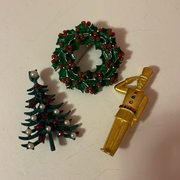 Jewelry | Set Of Three Holiday Pins | Poshmark